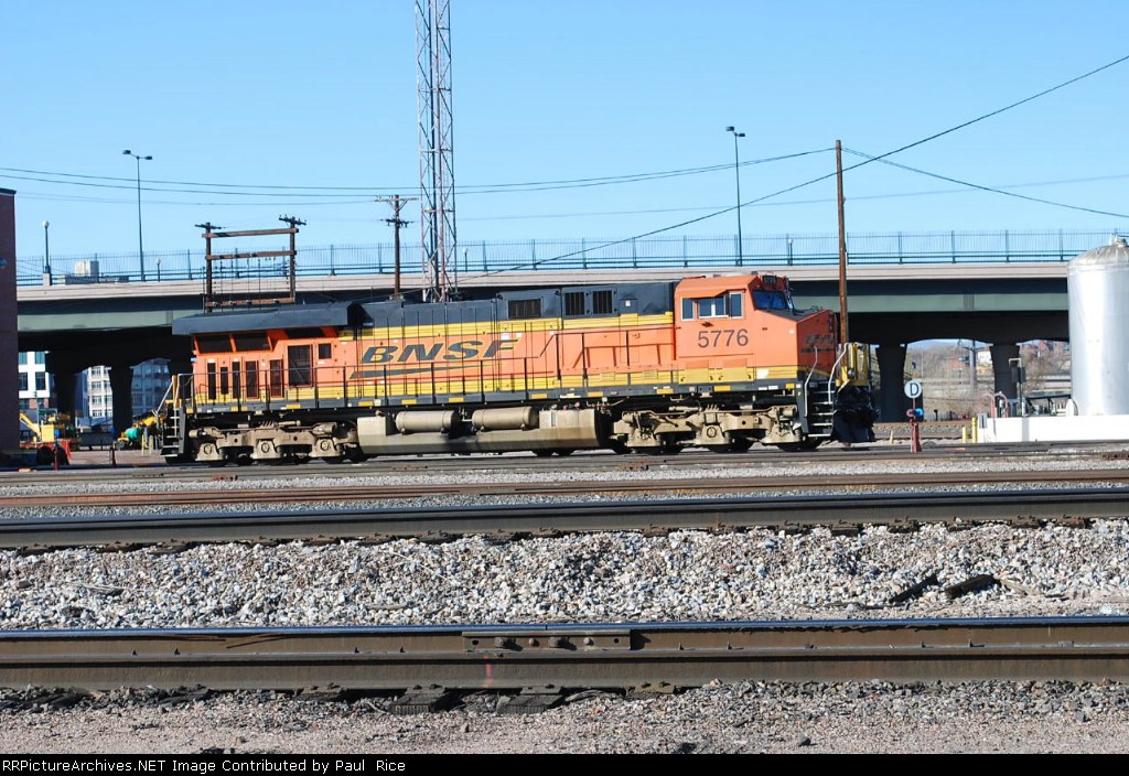 BNSF 5776